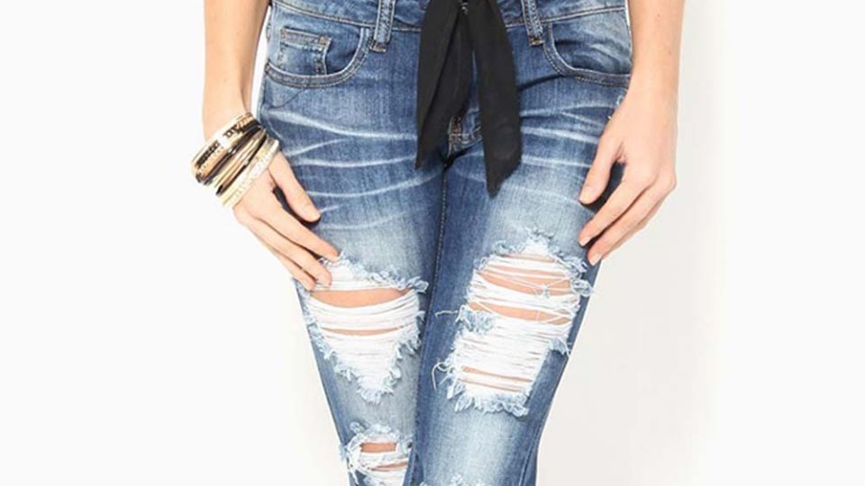 Denuncian a abogado que pide violar a mujeres con pantalones rotos ...