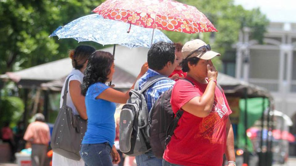 Usuarios padecen falta de aire acondicionado en transporte público ...