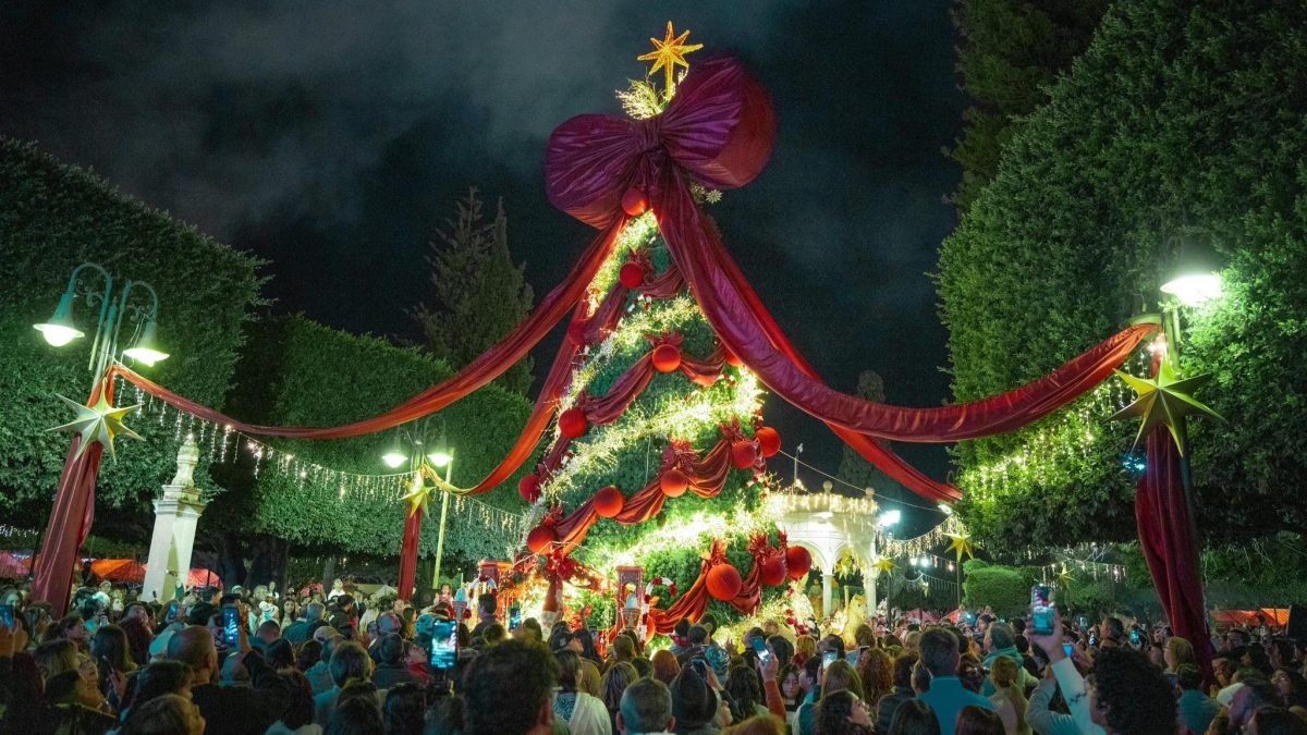Festival Navilandia de Moroleón inicia con pista de hielo y caos vial