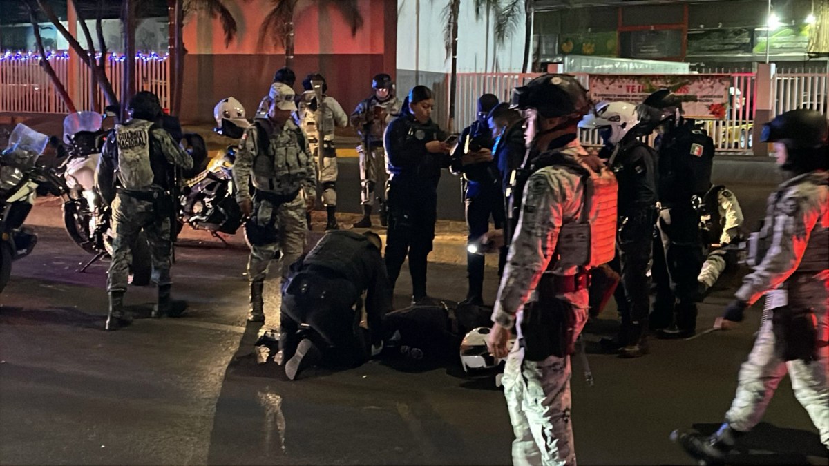 Policía municipal y elemento de la Guardia Nacional protagonizan choque ...