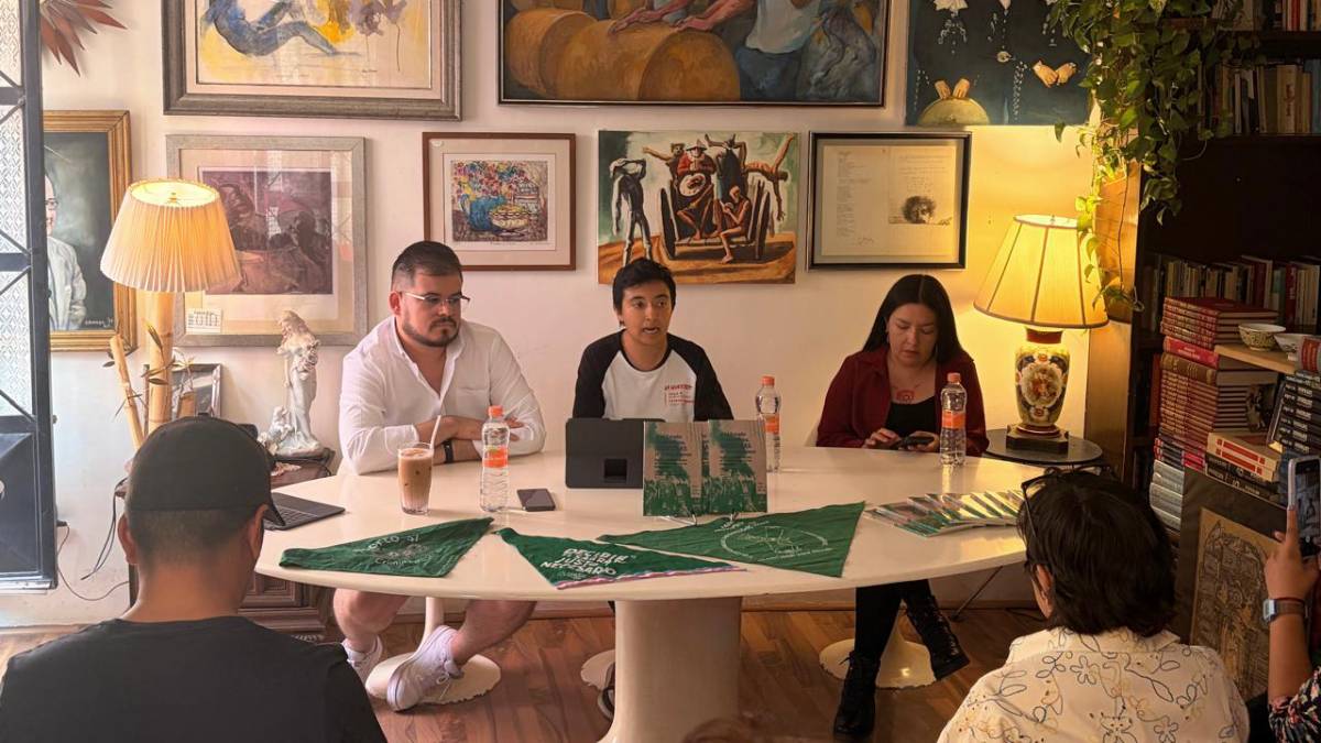 Presentan libro el aborto en Guanajuato