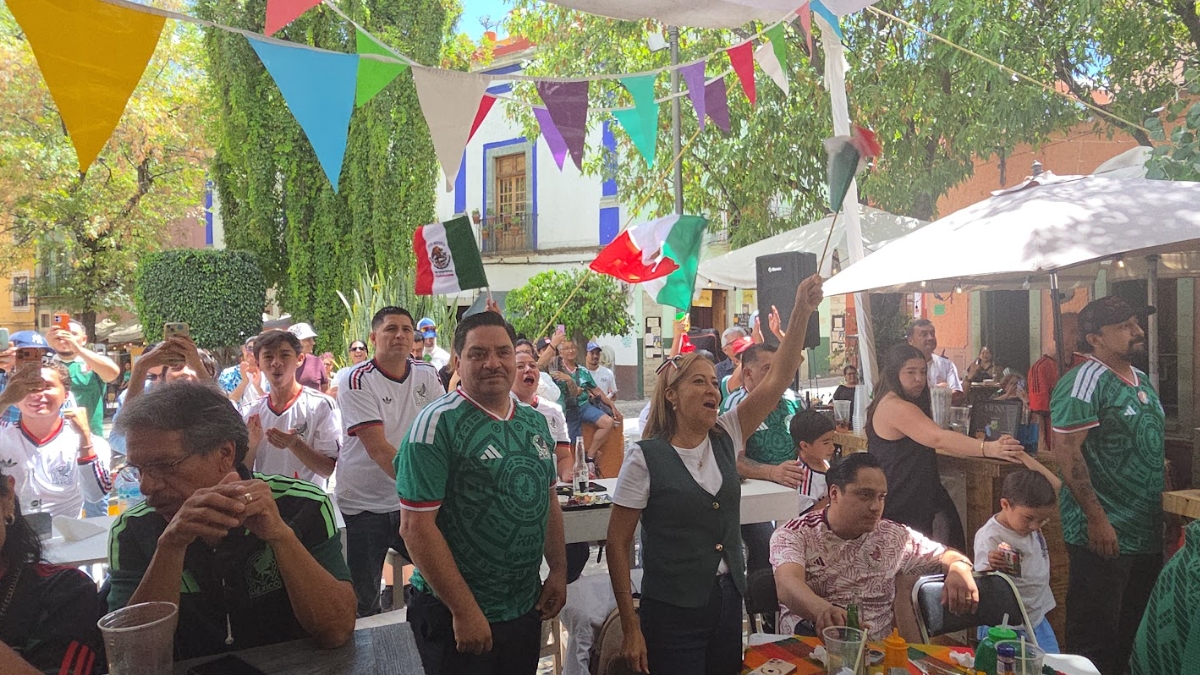 Mundial en Guanajuato capital: plazas desbordan fiesta por el Tri